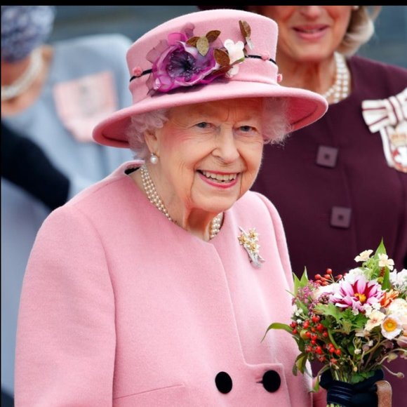 Wall Decor | Queen Elizabeth 8x1 Laminated Photo 6013 | Poshmark
